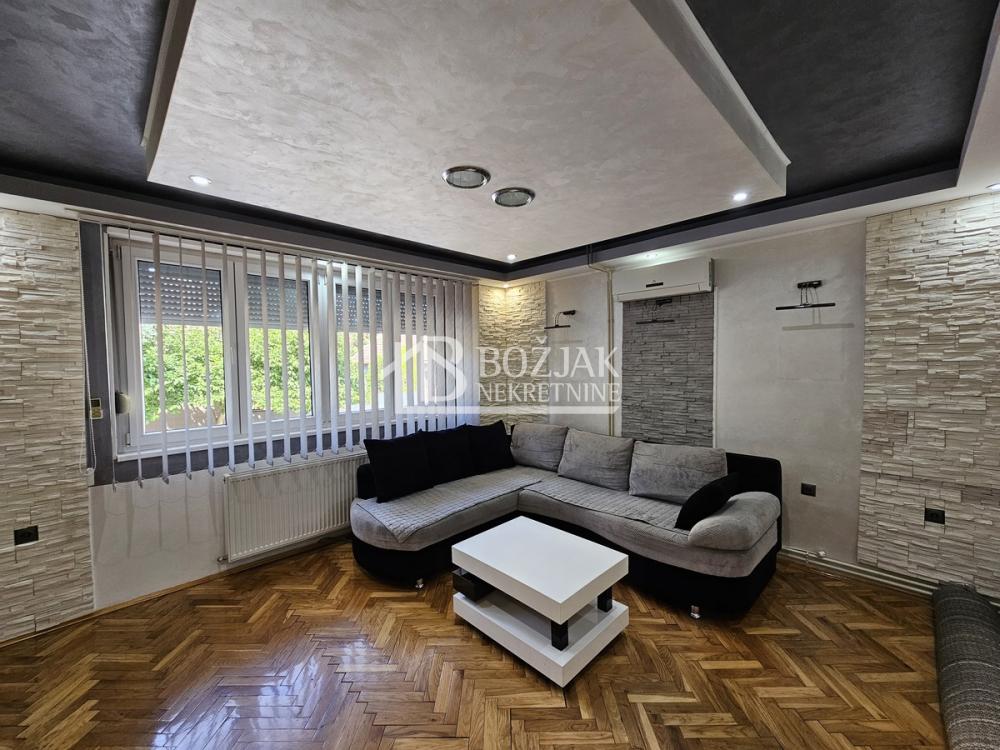 Deo dvojne kuće, širi centar ID#2681
140.000 €