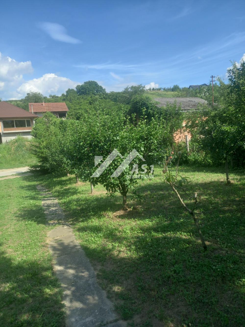 IZDAJE SE KUCA U PETROVARADINU-ZANOS ID#7463
450 €