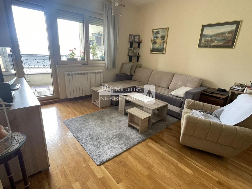 2.5 Senjak-Luksuzan stan od 64 m² na Savskom vencu ID#2003
249.000 €