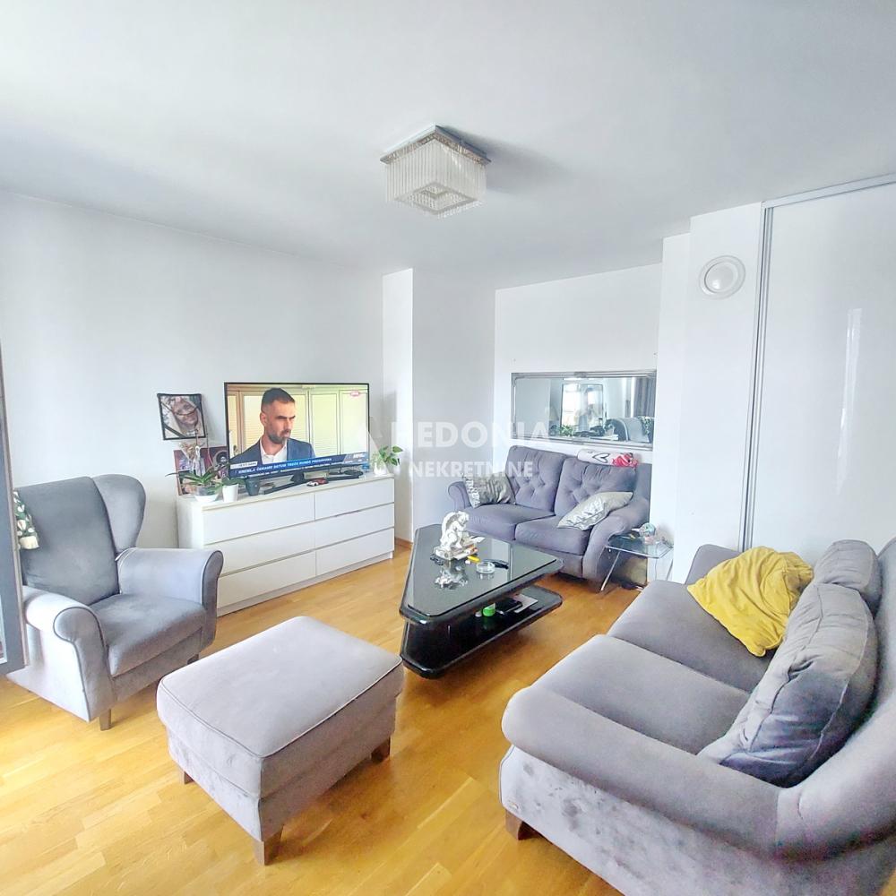 V.Banja, Sunnyville, nov, 4.0, prelep pogled ID#10580
260.000 €