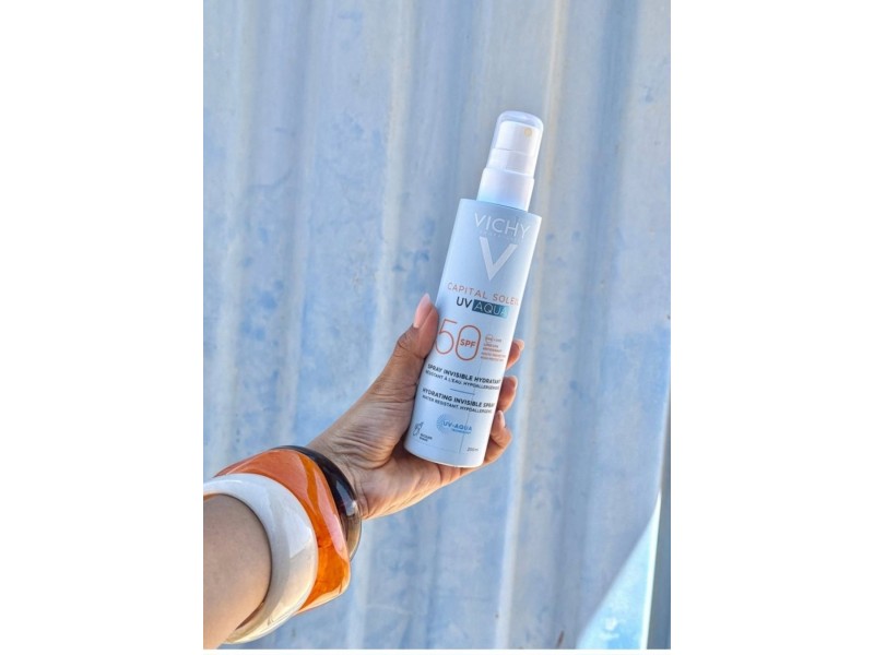 Vichy UV Aqua hidrirajući sprej za lice i telo spf50