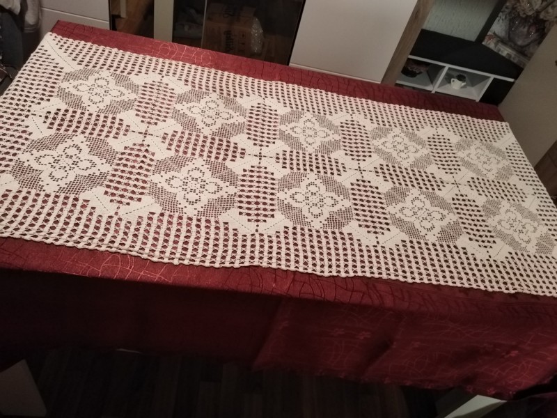 Snižen -Stolnjak heklan 160x75