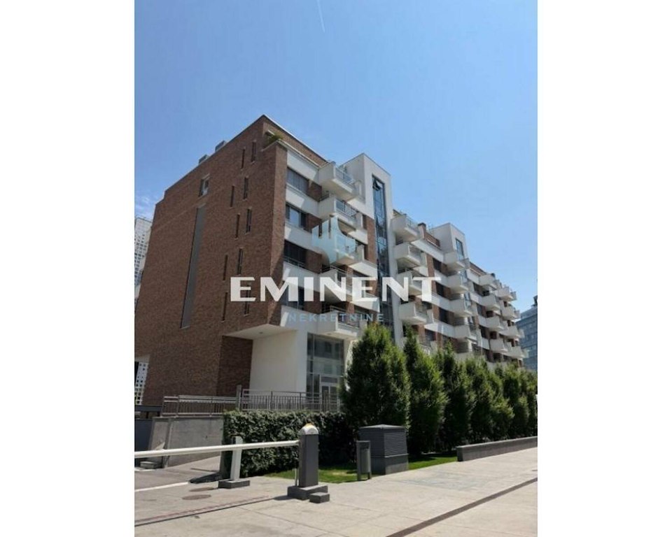 Garaza, Beograd - Hotel Jugoslavija | Izdavanje · 12m² · 150€