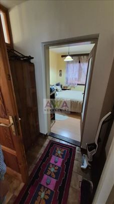 Sombor – Centar. Dvojna porodična kuća- Stan 91m²