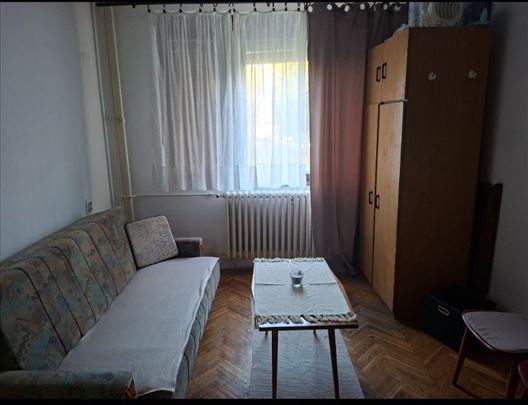 Garsonjera u centru Beočina!