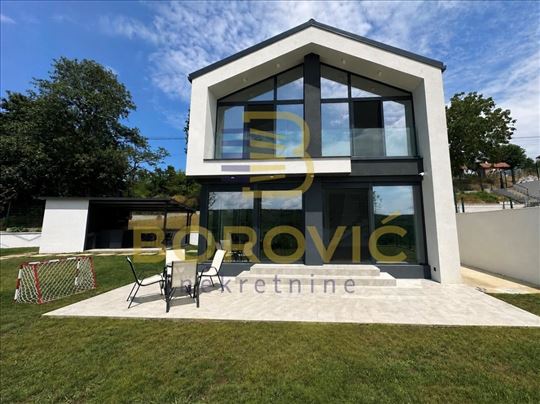 Stara Lipovica, 105m2, 7.24 ara placa, lux porodi