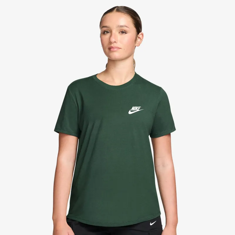 Nike Sportswear Club Essentials