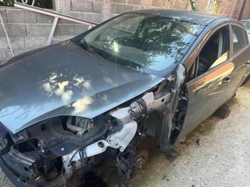 FIAT BRAVO BRANIK KRILO VRATA HAUBA MOTORNI DELOVI | Fiat bravo