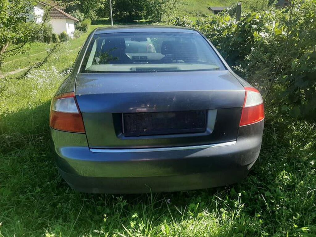 AUDI A4 - KOMPLETAN AUTO U DELOVIMA | Polovni delovi audi a4