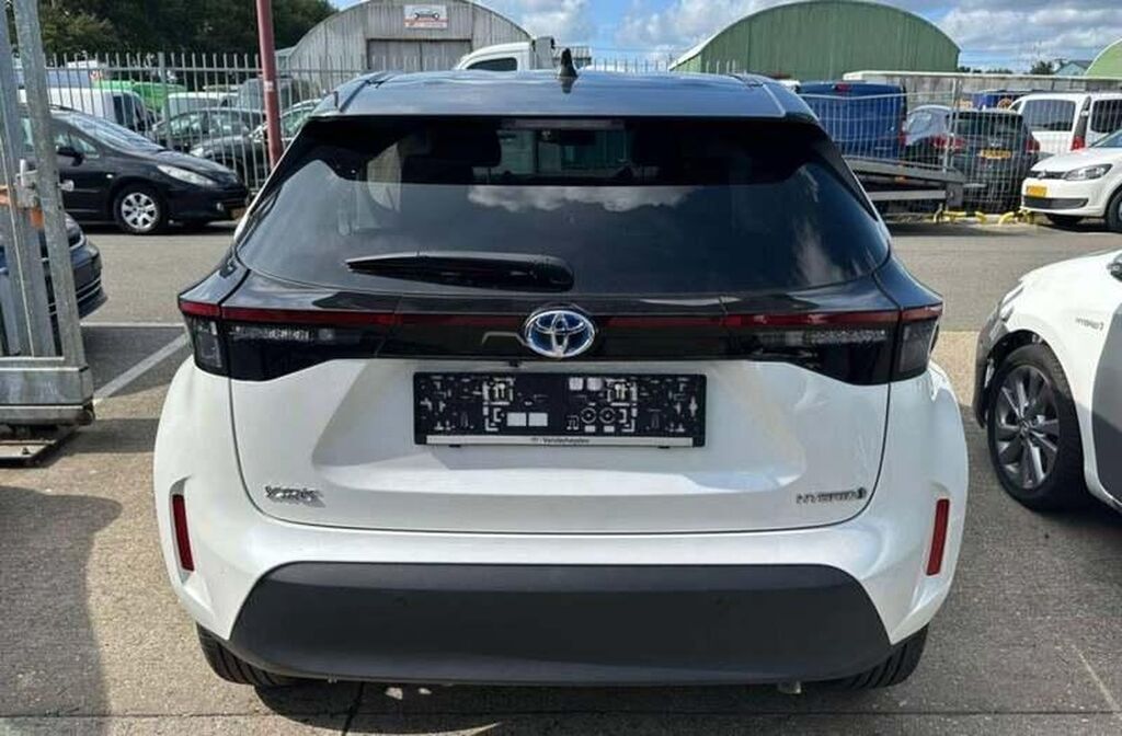 BRANIK ZADNJI ZA TOYOTA YARIS CROSS OD 2020. DO 2023. GOD. | Svi