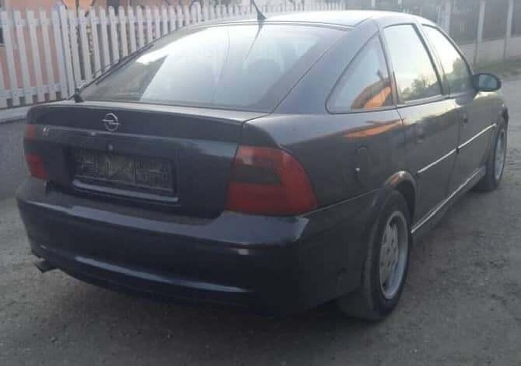 OPEL VECTRA B 1.8 - KOMPLETAN AUTO U DELOVIMA | 1.8 92KW Z18XE