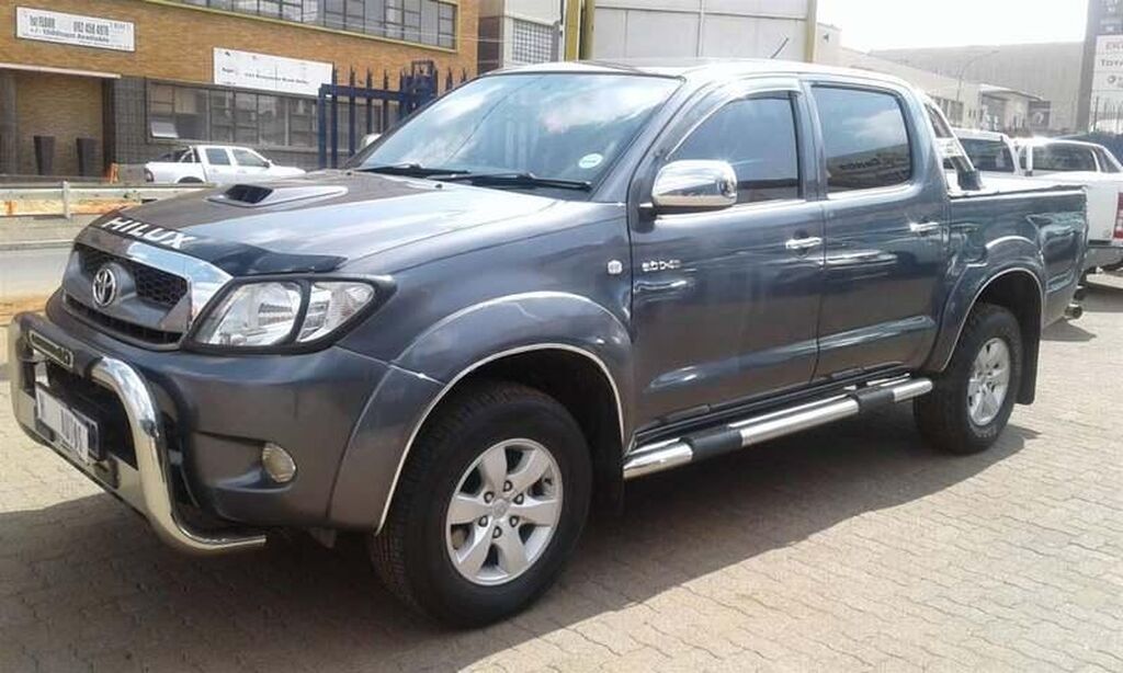 UNUTRAŠNJA SVETLA ZA TOYOTA HILUX OD 2006. DO 2023. GOD. | Svi