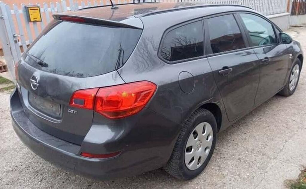 OPEL ASTRA J 1.7 - KOMPLETAN AUTO U DELOVIMA | 1.7CDTI 81KW A17DTR