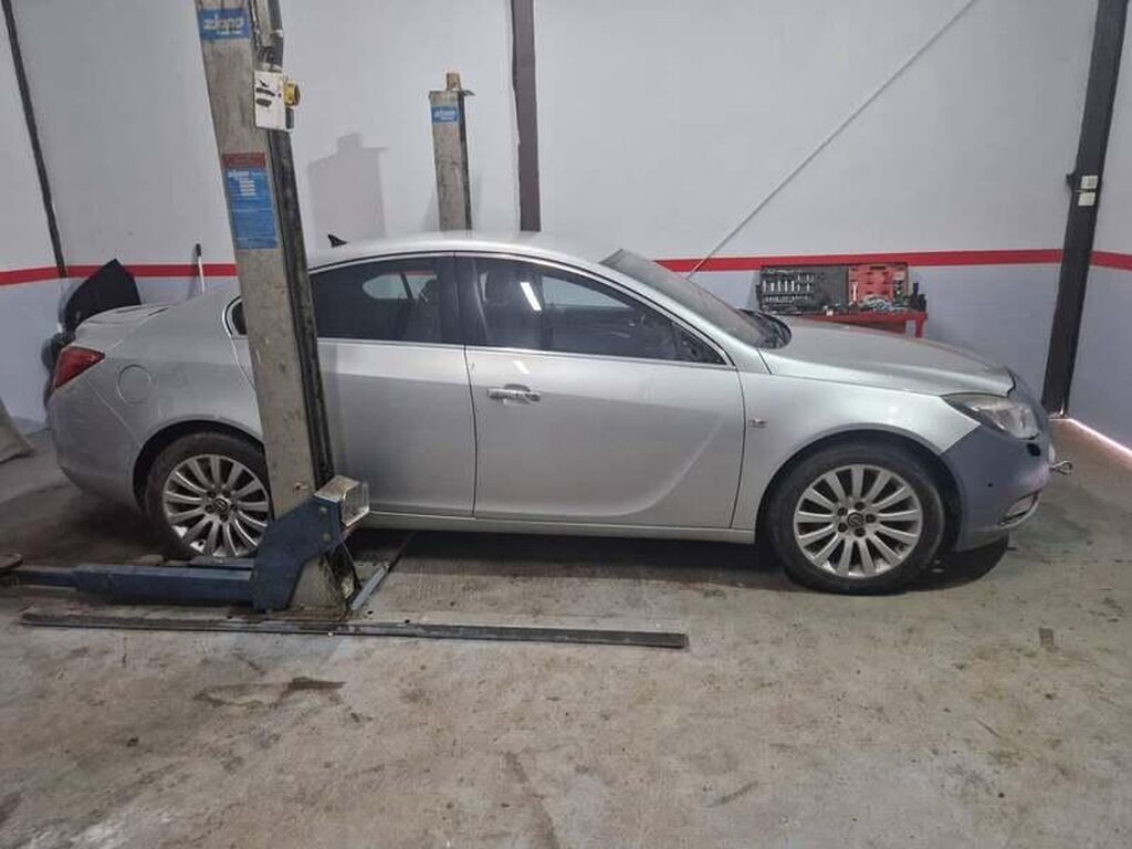 OPEL INSIGNIA 2.0CDT - KOMPLETAN AUTO U DELOVIMA | Svi delovi za