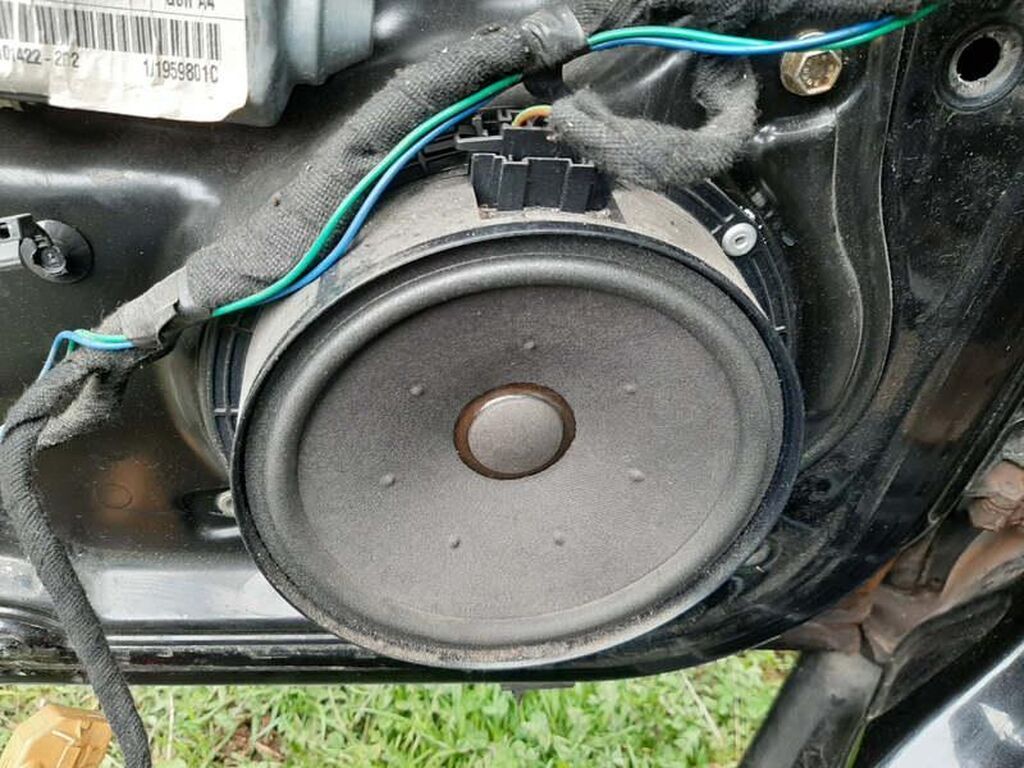 RADIO / CD / DVD PLEJERI ZA VOLKSWAGEN PASSAT B5.5 | Zvucnik za