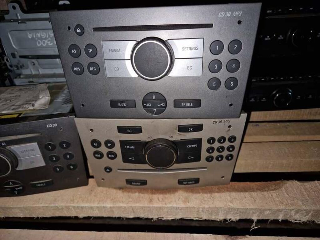 FABRICKI RADIO CD30 MP3 ZA OPEL ASTRA H, ZAFIRA | Svi delovi za Opel