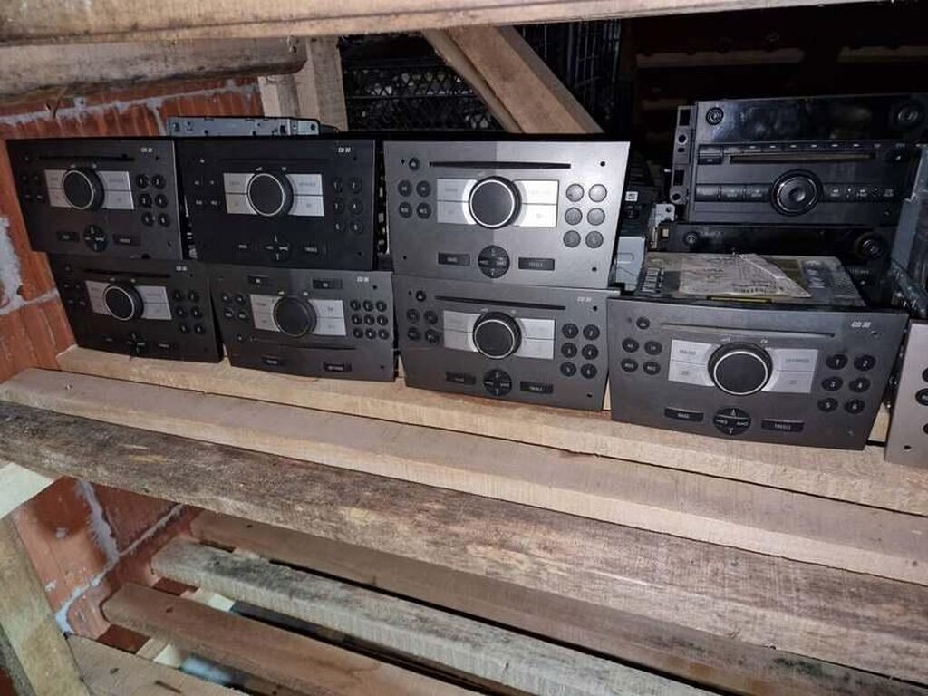 FABRICKI RADIO CD30 ZA OPEL AGILA, ASTRA H, COMBO . | Svi delovi