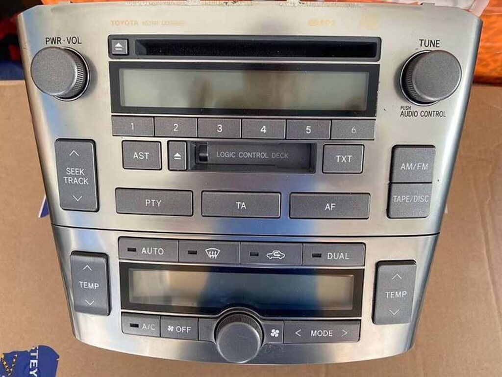 RADIO / CD PLEJER ZA TOYOTA AVENSIS | Velika ponuda delova za