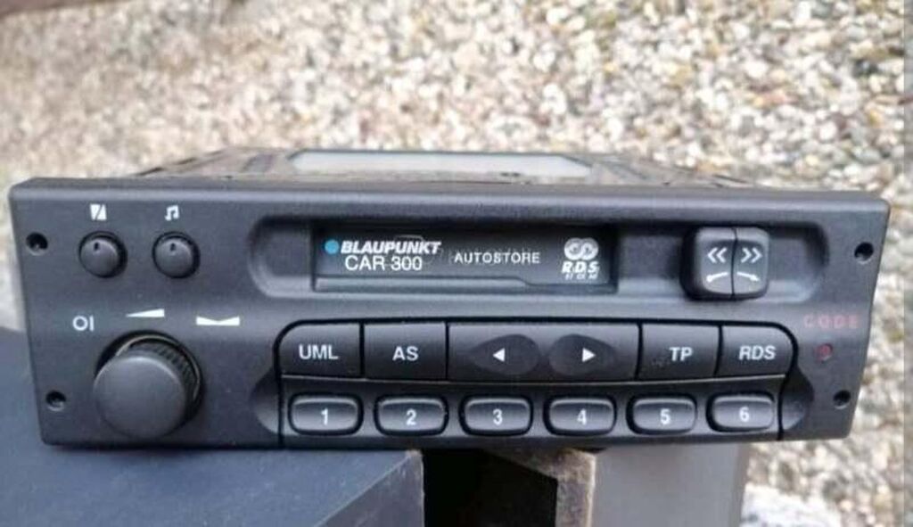 FABRICKI RADIO CAR 300 ZA OPEL ASTRA G, COMBO, VECTRA B . | Svi