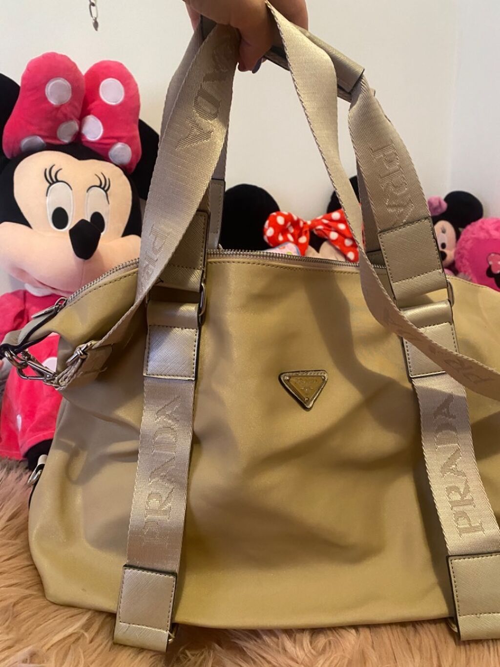 Akcijaaaa prada torba snizena novo samo 1500 din rasptodaja na sve