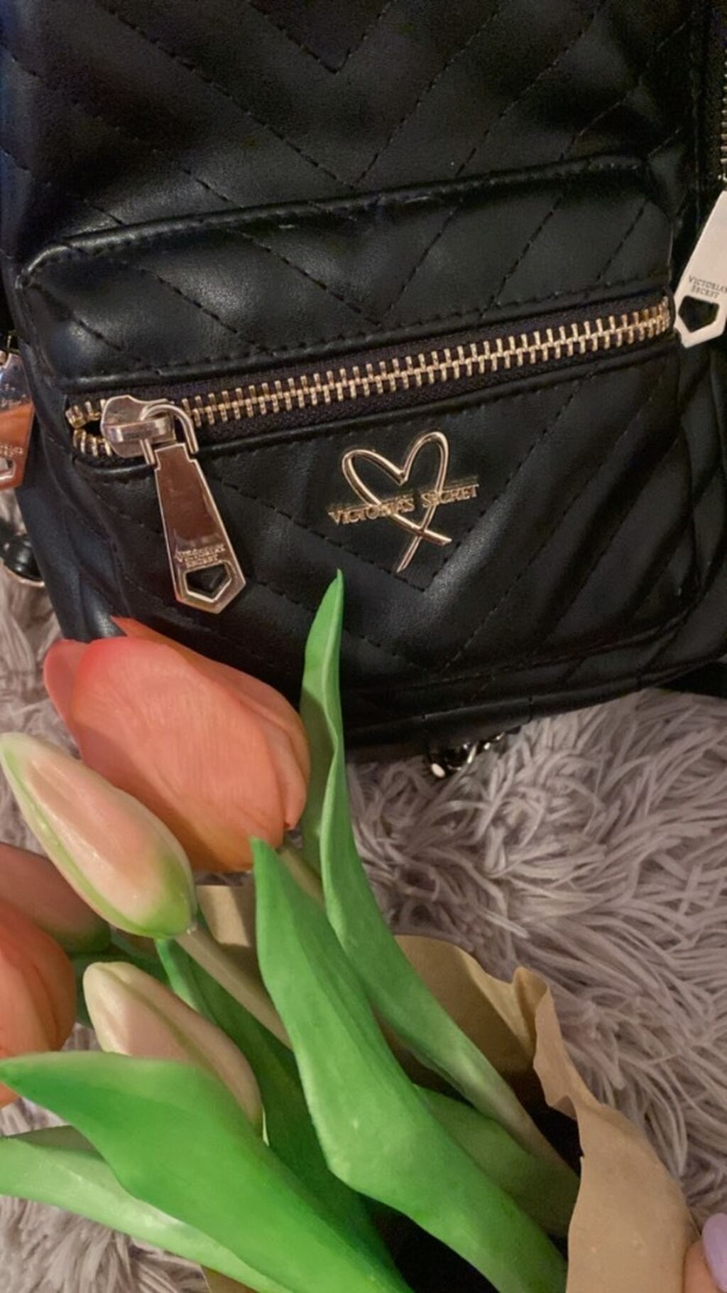 Victoria’s Secret original kozni ranac kupljen u Americi 3500 din plus
