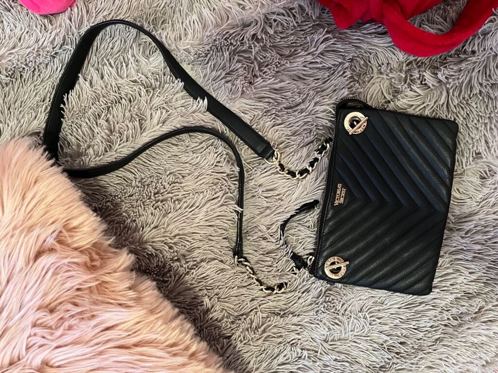 Victoria’s Secret original kozna torba 2000 din