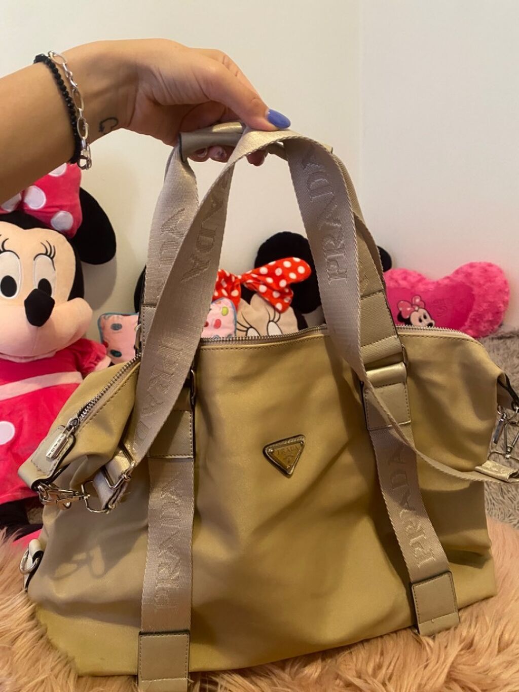 Prada kozna torba snizena 1500 din