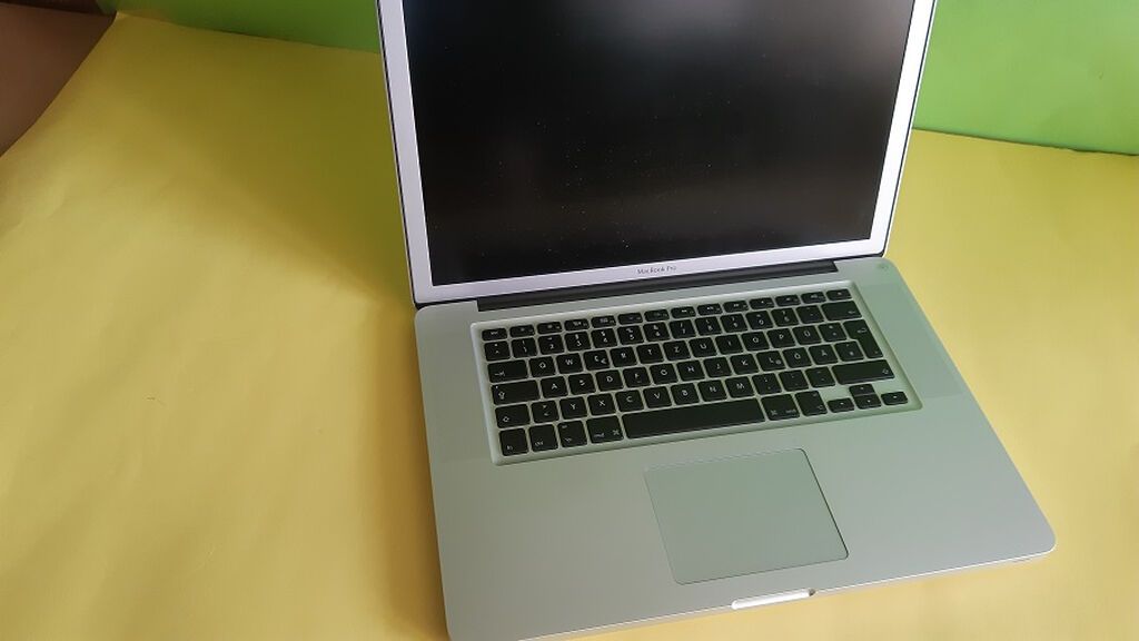 Apple MacBook Pro A1286 i7 RAM 8GB HDD 500GB late 2011 sifra oglasa