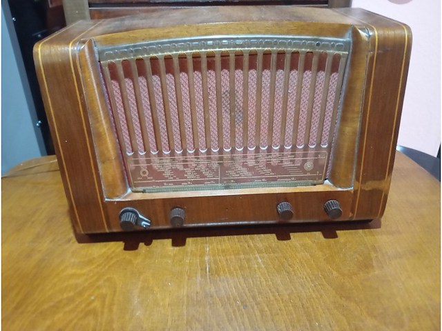 Tesla 54E radio