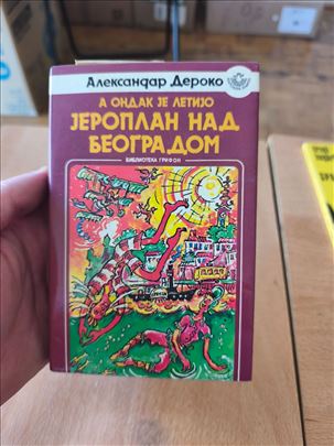 A ondak je letijo jeroplan nad Beogradom