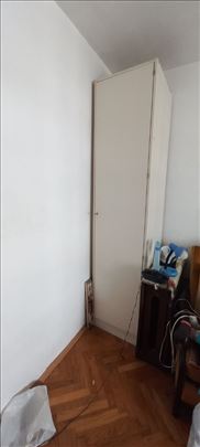 Meblo beli ormani