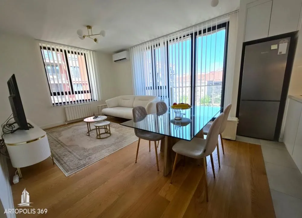 Prodaja, trosoban stan, 77m², Savski Venac, Beograd