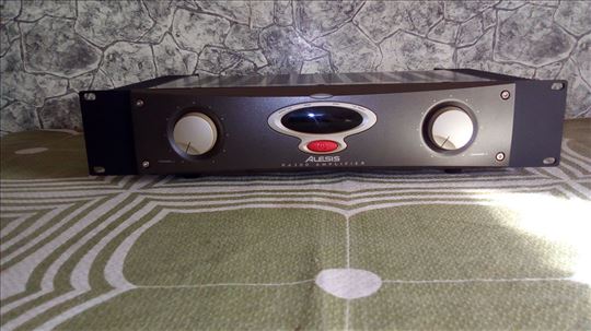 Pojačalo ALESIS - Ra 300 Profesional