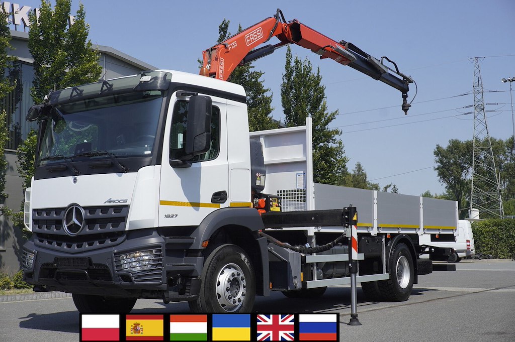 Mercedes-Benz Arocs 1827 4x2 / 70 tho km!!! / Fassi F135A.0.22 crane / remote kamion s ravnom platformom
