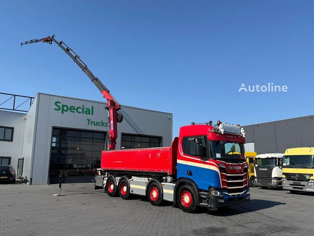 Scania R650 V8 B8x4NB / Euro 6 / HMF TF 324 / HMF 3220 K-RCS + Flyjib F kamion s ravnom platformom