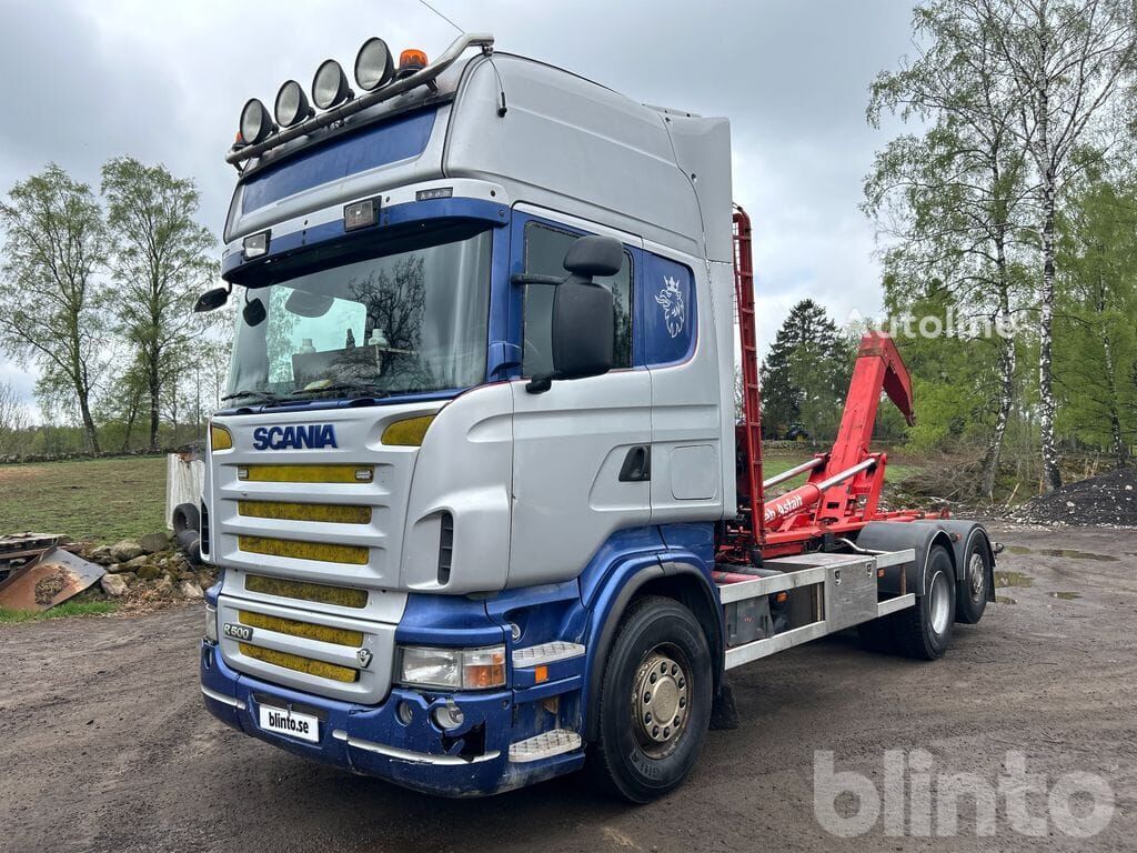 Prodaje se Scania R500 rol kiper sa kukom na aukciji