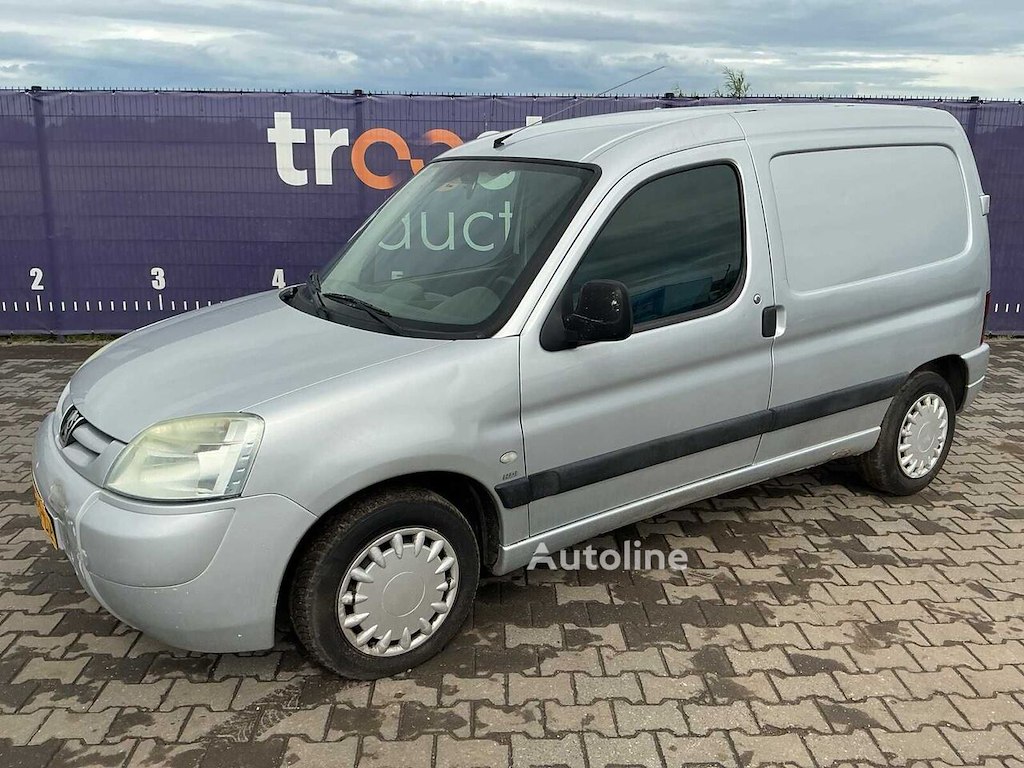 Prodaje se Peugeot Partner laki furgon na aukciji