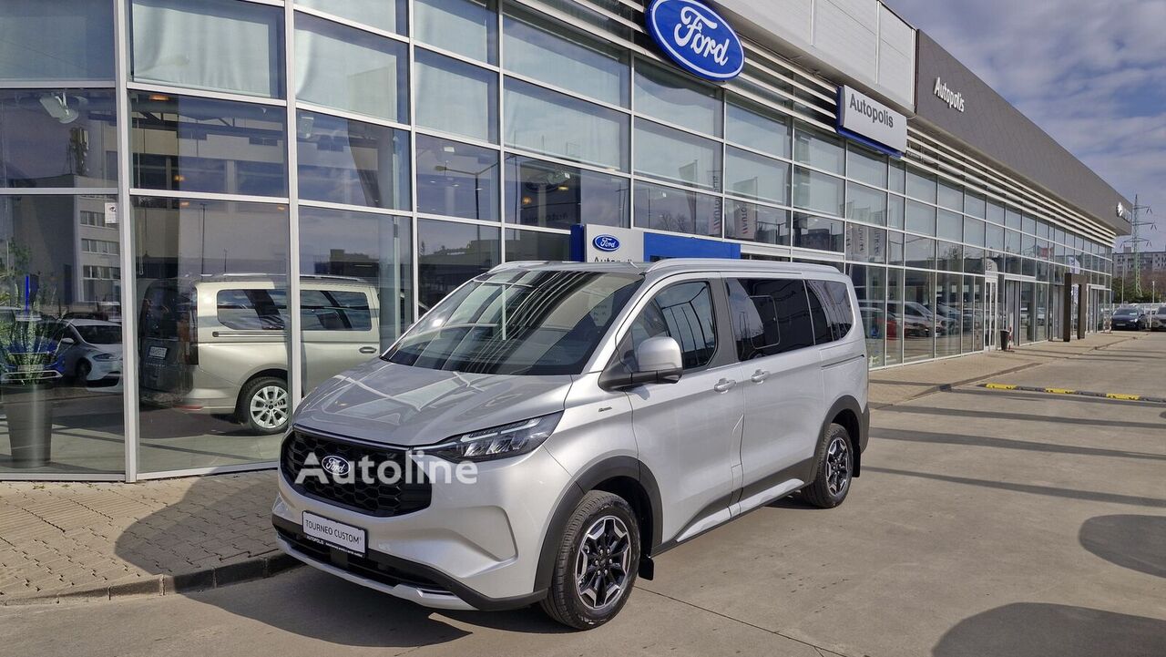 Ford Tourneo Custom kombi minibus