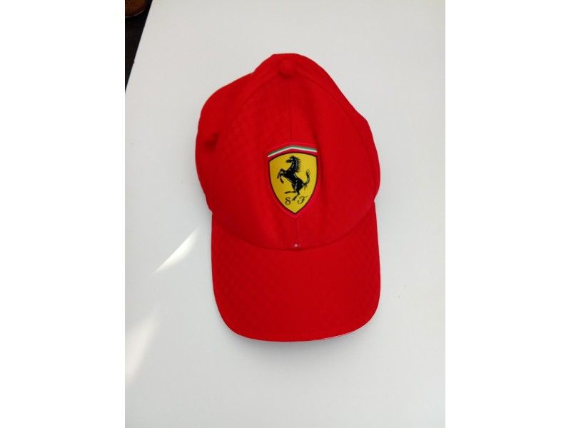 Crveni kačket original Ferrari