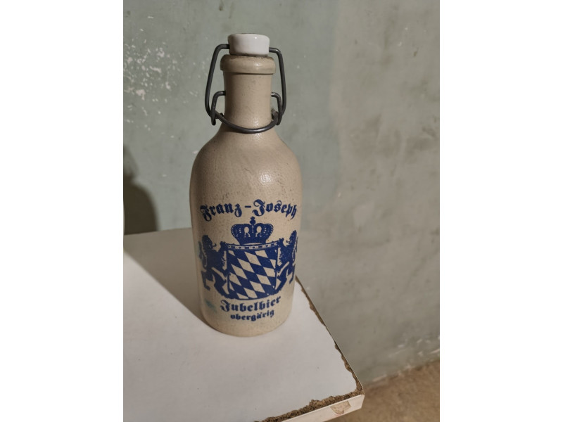 FRANC JOZEF KERAMIČKA FLAŠA PIVO SA PORCELAN POKLOPCEM