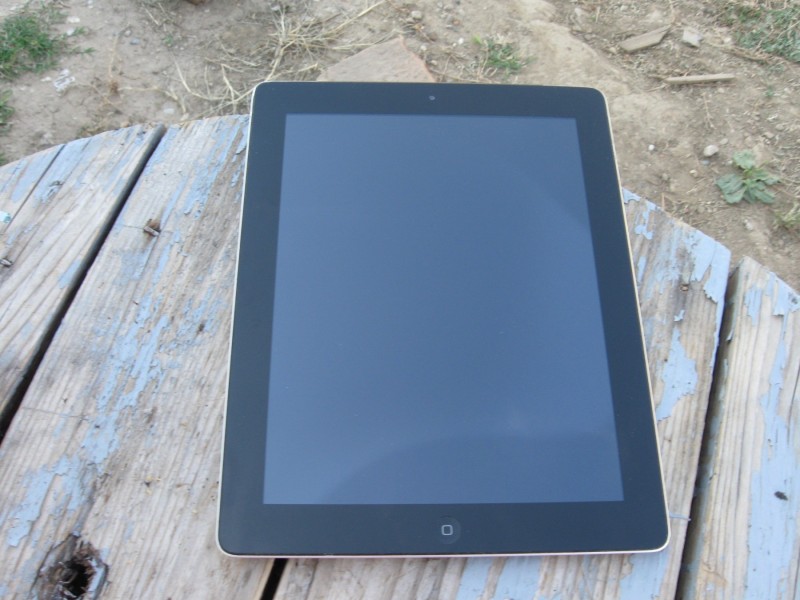 16.APPLE A1430 odlican tablet-citaj opis