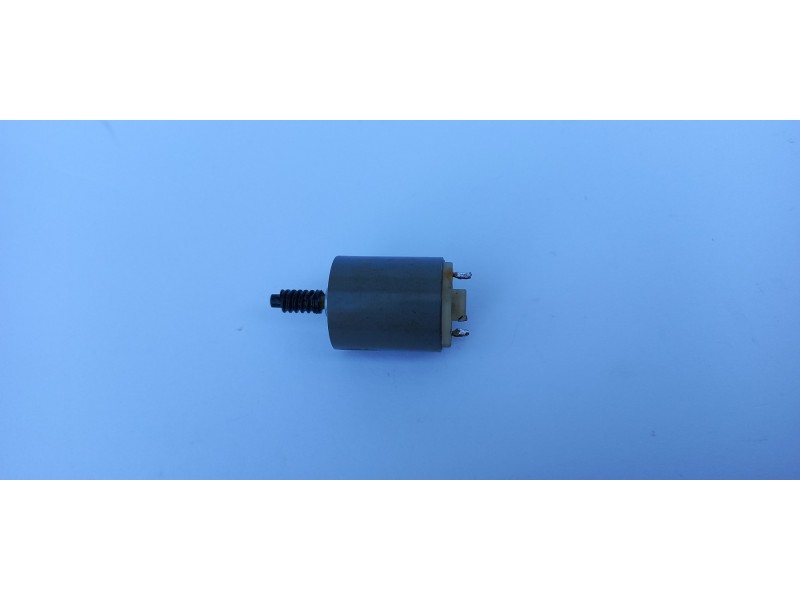 Deck elektromotor sa zupčanikom