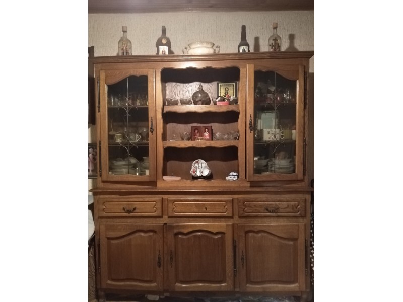 AKCIJA JUL-Vitrina drvena sa duborezom
