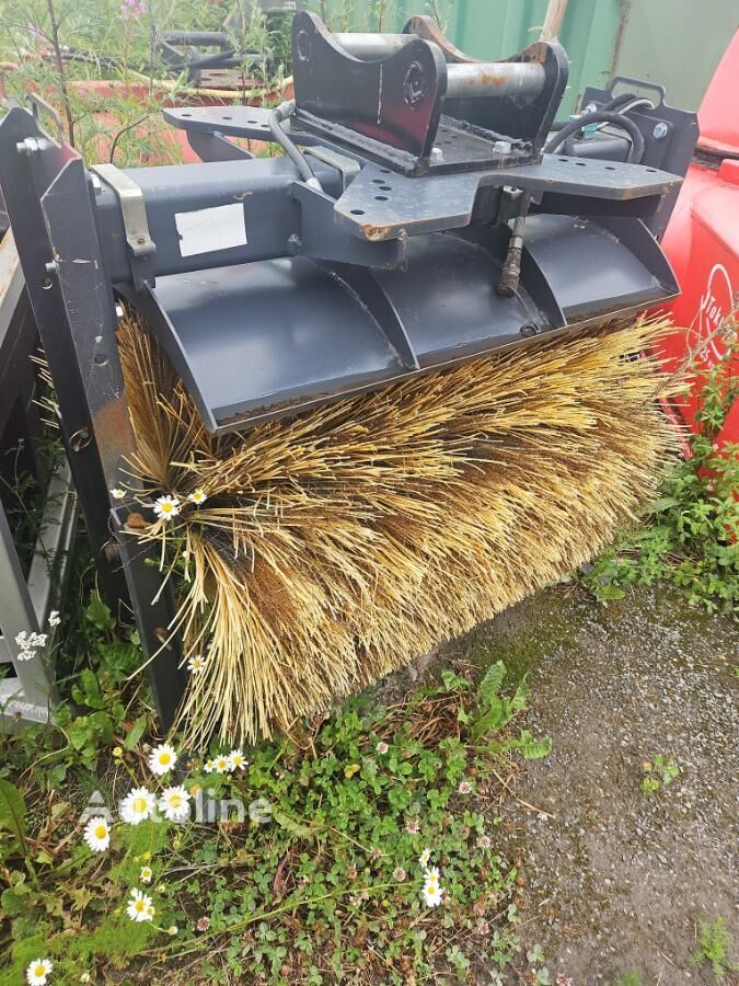 Prodaje se Wee Andre E-ph100 četku za čišćenje ulica na aukciji