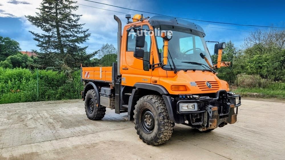 Mercedes-Benz Unimog U400 univerzalna komunalna mašina