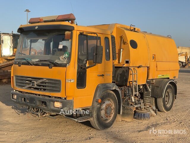 Prodaje se Volvo FL6H vozilo za čišćenje ulica na aukciji