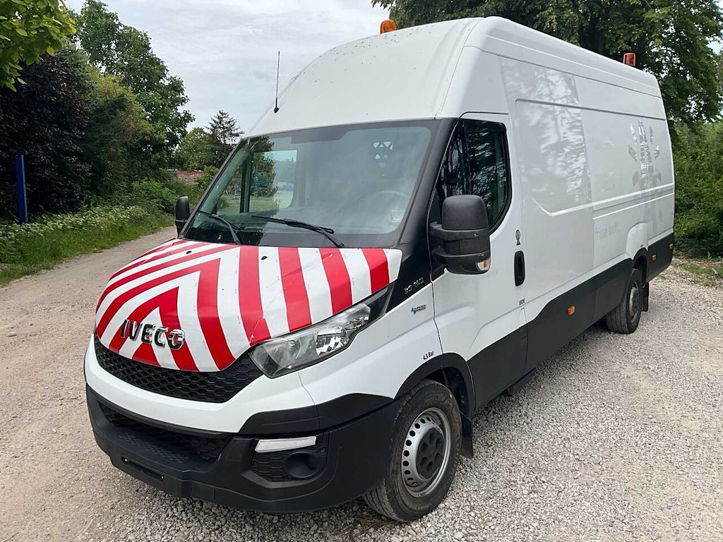 Prodaje se IVECO 35S14N - Euro 6 - 57000km komandni automobil na aukciji