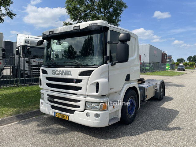 Scania P250 tegljač