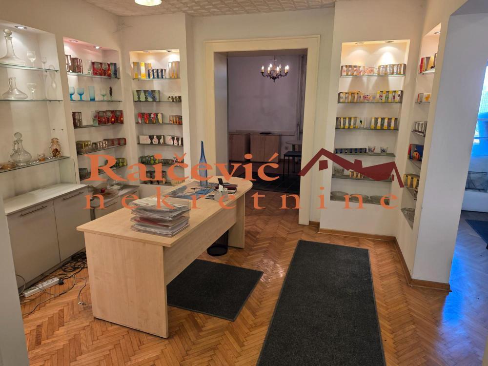 Zeleni venac, Trosoban stan na prodaju, 92m2, 391.500€
