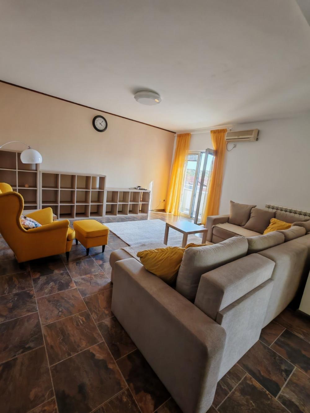 Hablova, Četvorosoban stan za izdavanje, 120m2, 800€